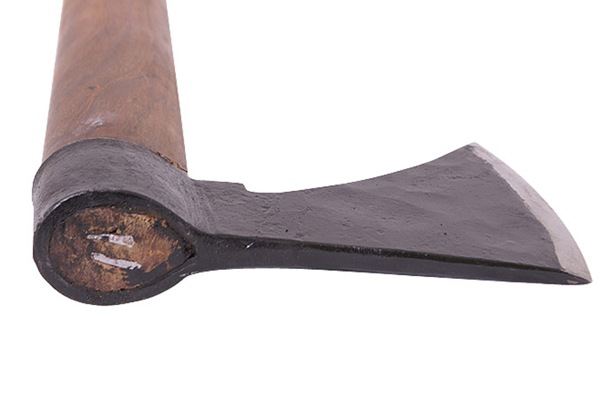 handgeschmiedete Wikingeraxt mit Rosenholzschaft. mareg.net